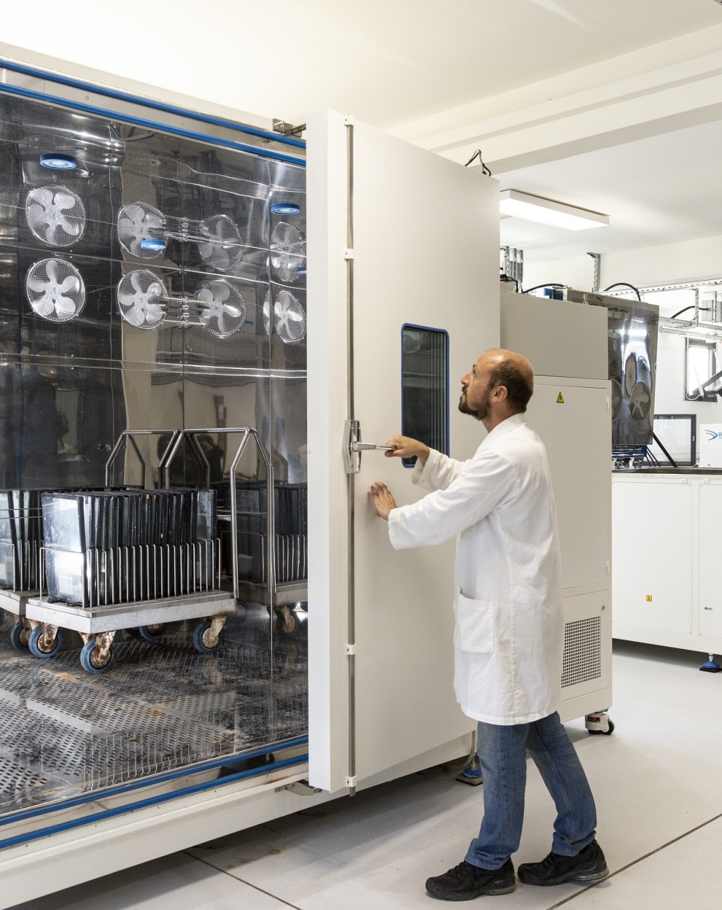 CSTB : son nouveau laboratoire Fresnel met en lumière les vitrages ...